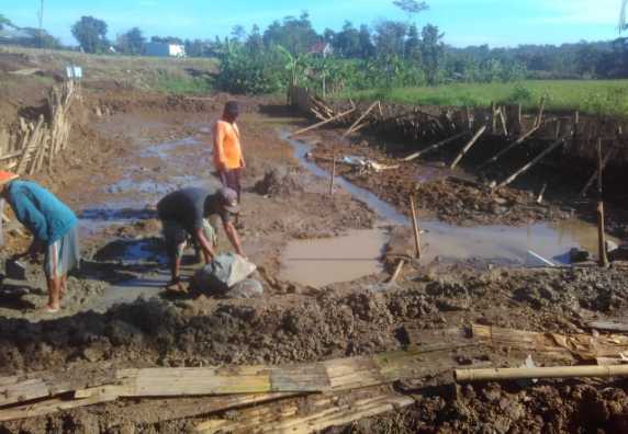 Giat Padat Karya Pembangunan Embung Desa DD Tahap I Tahun 2020