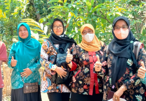 Mojo - LOMBA MENANAM TANAMAN TOGA (TANAMAN OBAT KELUARGA) BERSAMA IBU ...