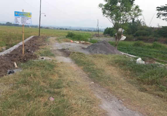 PEMBANGUNAN TALUD SENDERAN JALAN BANPROV 2024 DESA TOSARI