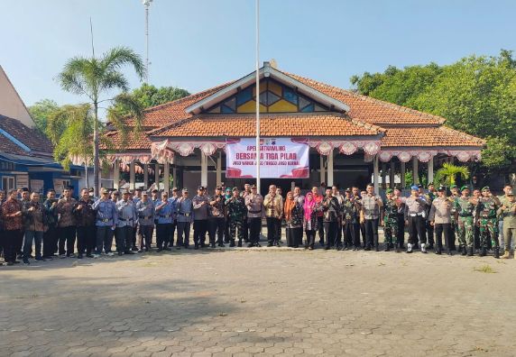 Apel Satkamling Bersama Tiga Pilar Kecamatan Weleri Tingkatkan Sinergi ...