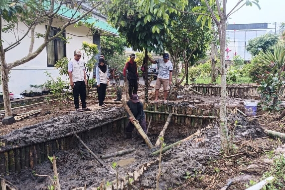 Giat_12 KKN UNNES SEMARANG (REVITALISASI TAMAN TOGA BALAI DESA TABET)
